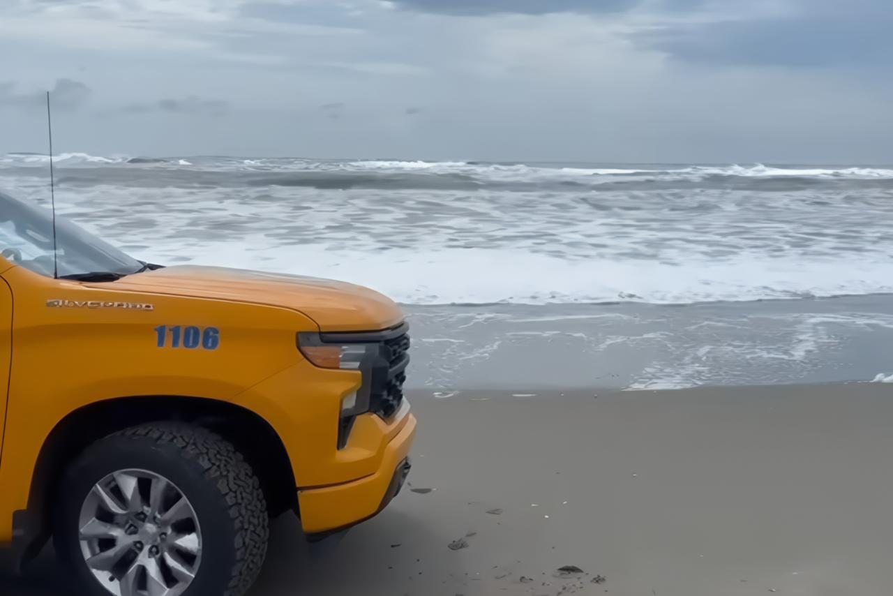 ¡Alerta máxima en altata! Cierran playa de Isla Cortés por Huracán ...